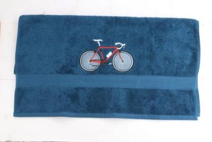 Donkerblauwe handdoek met rode racefiets met zwarte banden – Textielfeest