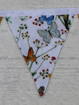 Mini slinger van 20 vlaggetjes ,okergeel met vogels – Textielfeest